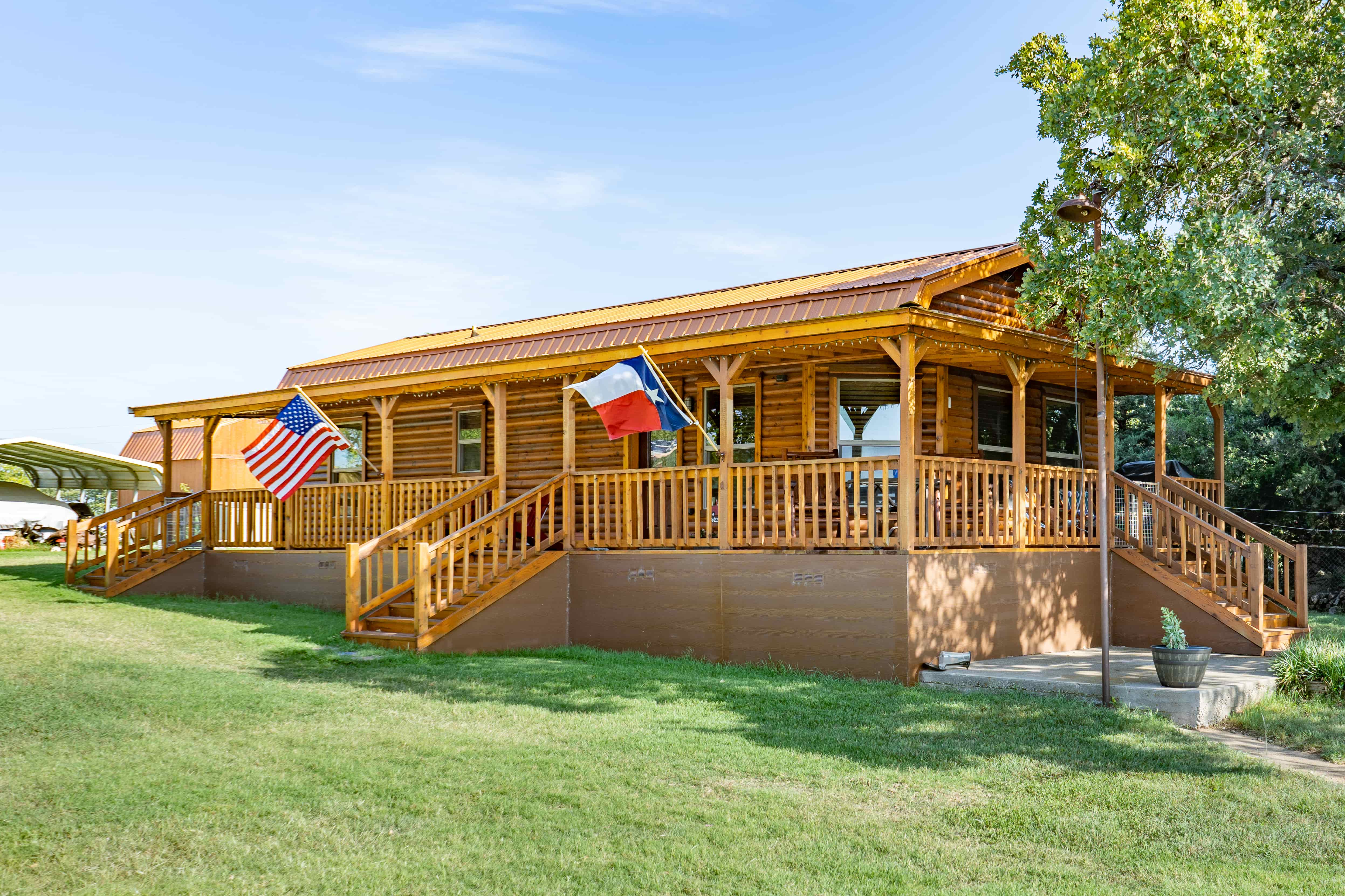 Texas Cabins (Video)