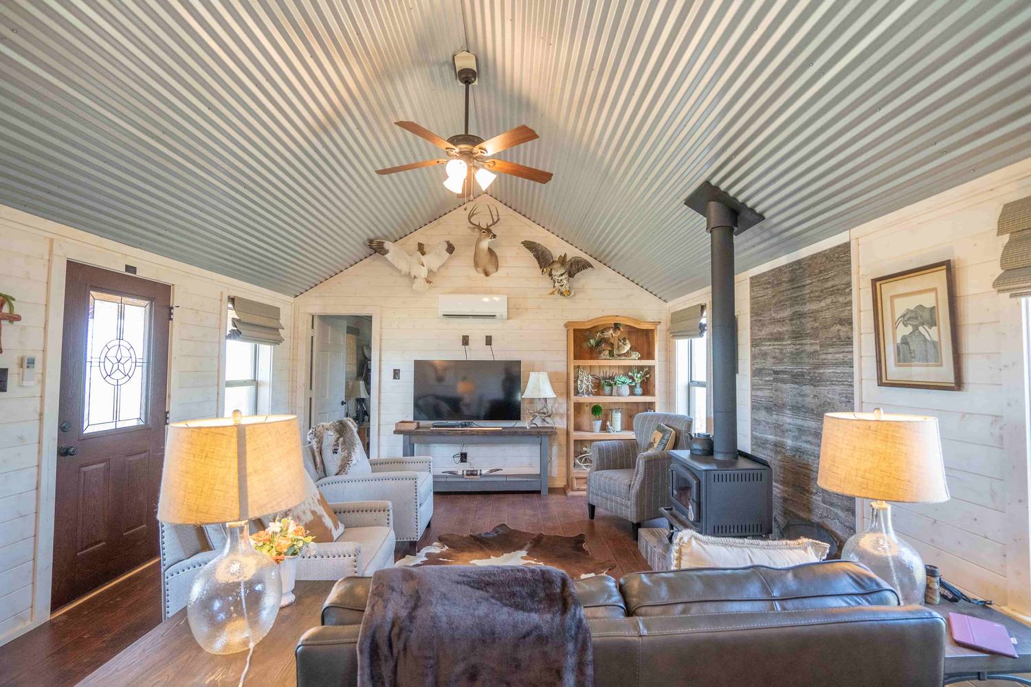 Texas Cabins (Video)