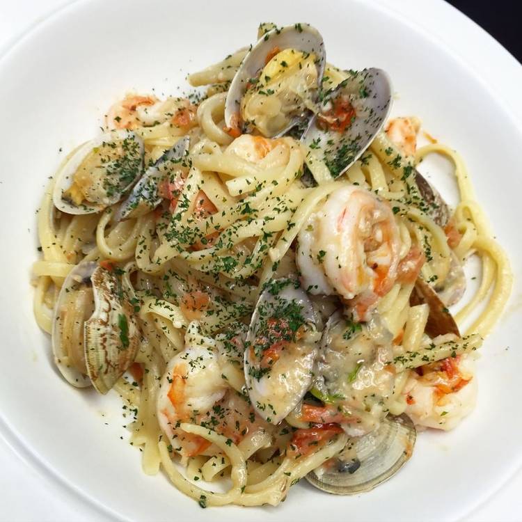 Home [bluewatergrillri.com]