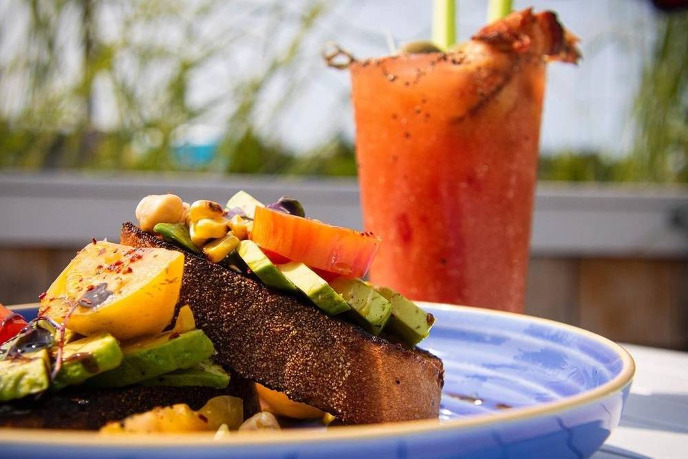 Home [bluewatergrillri.com]