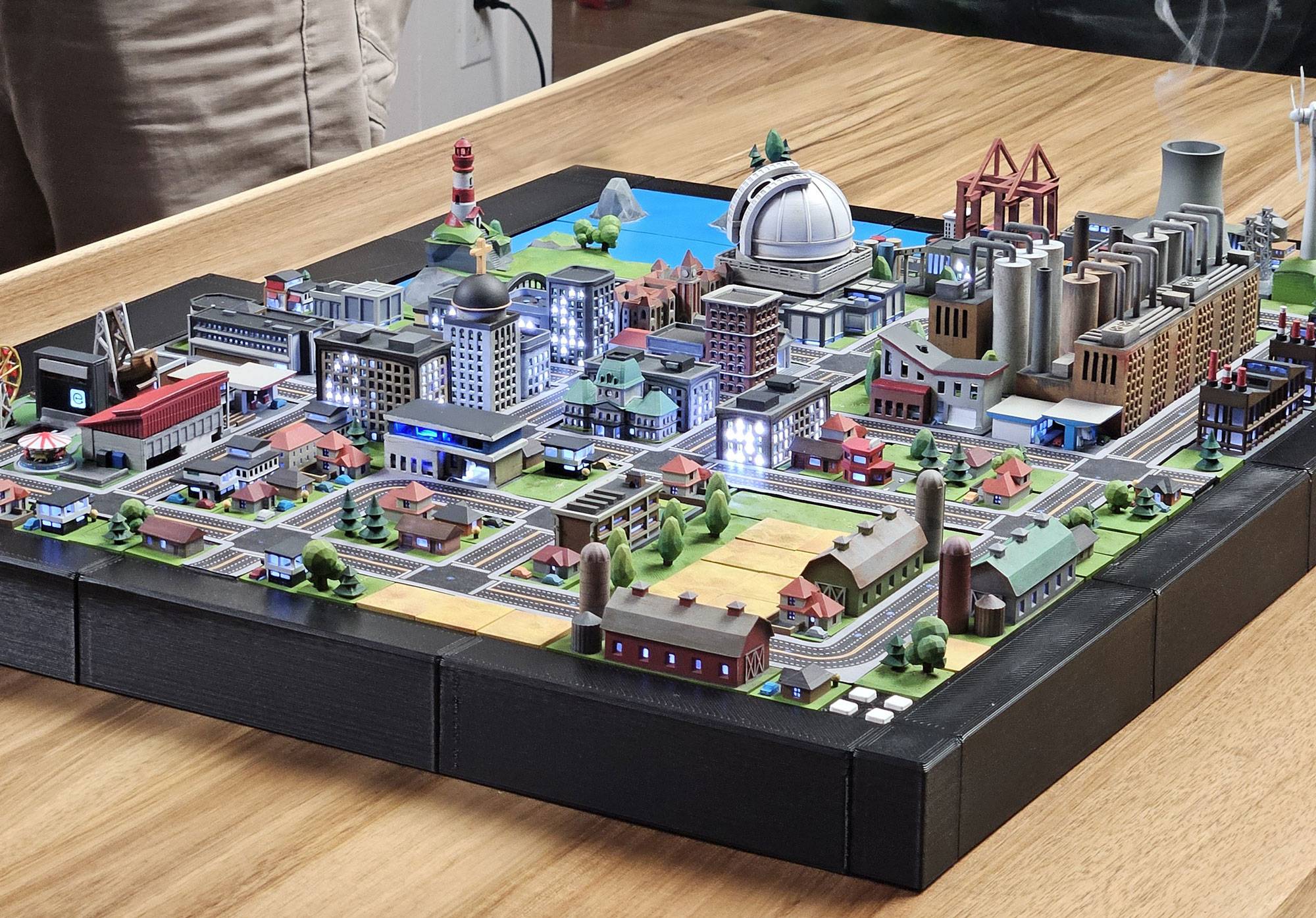 EMAKE | Build cities, space colonies, and much more with 3D modular ...